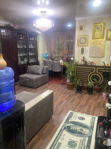 Срочно продается 3х комнатная квартира в центре.