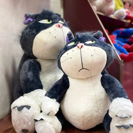 Teddy ayiqlari va yumshoq oyinchoqlar