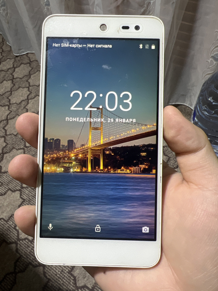 Телефон на платформе Android
