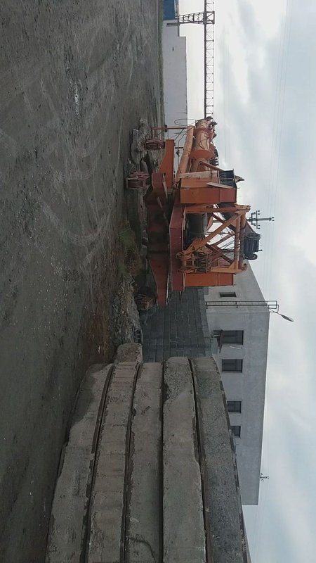Башиный кран для стройка жильдом