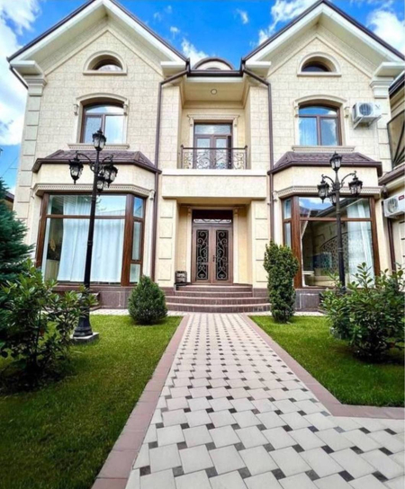 Продается участок на центре Луначарского, ор-р:Мирзо-Улуг-й р-н, 300м2