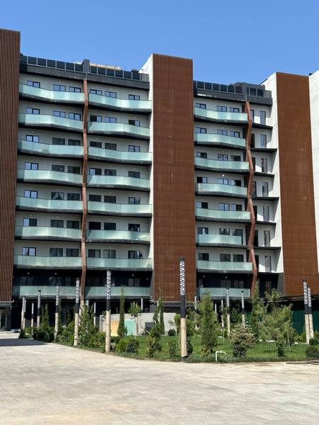 Продается 3х комнатная квартира,ЖК Нур,ор-р Алайский рынок, 90м2+17м2