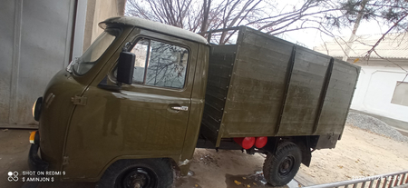 UaZ 3303 mashinasi sotiladi