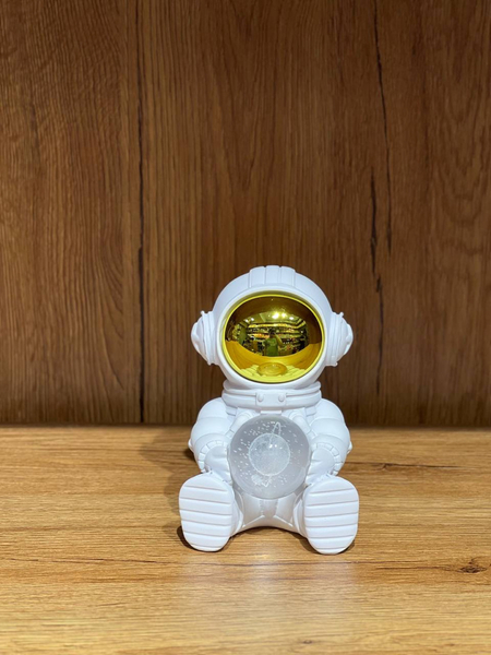 Ночной светилник космонавт