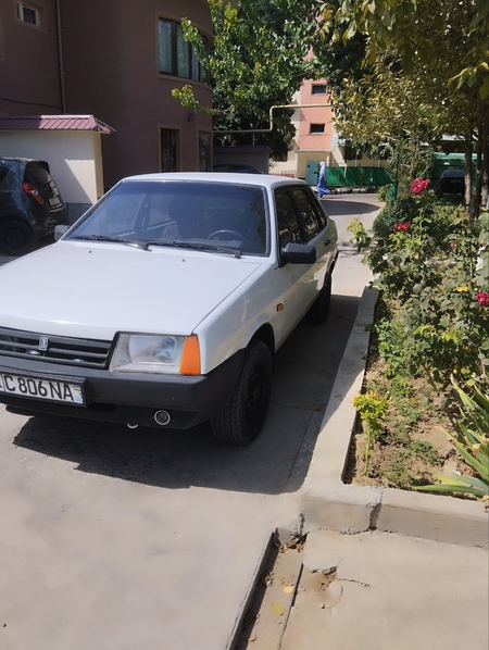 VAZ 21099 sotiladi surpchna benzin