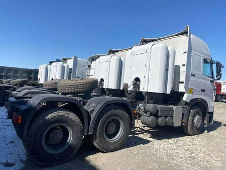 Howo SINOTRUK A7 CNG тягач 2023