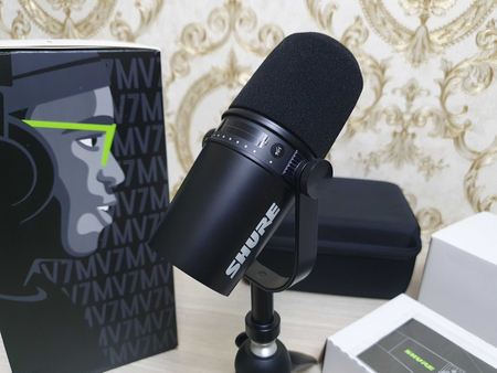 Микрофон Shure MV7