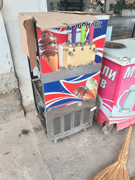 Muzqaymoq aparat