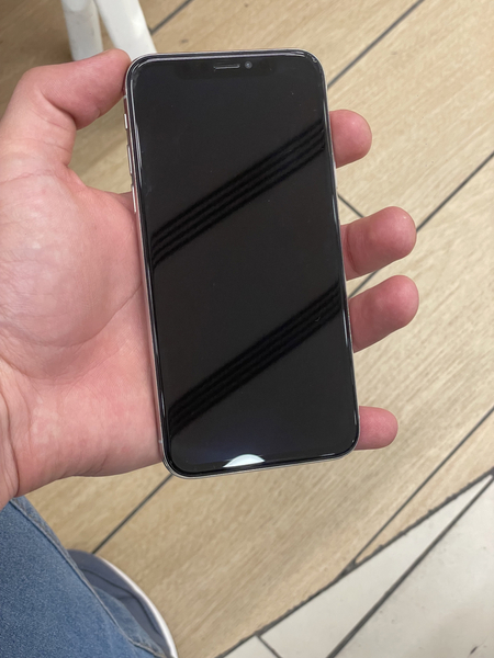 Iphone x sotiladi idiyal