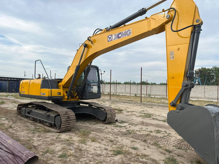 XCMG 230 EKSKAVATOR sotiladi
