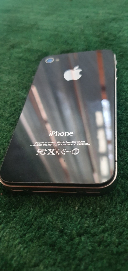 IPhone 4 legenda qaytdi