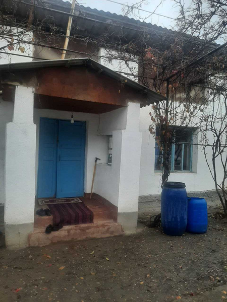 Уй сотилади 20-соток, 8-хона