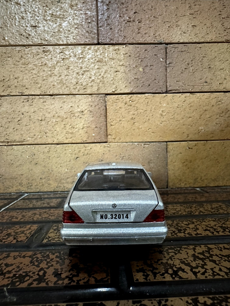 Mercedes Benz w140
