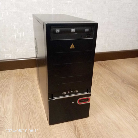 2 компьютера и 1 монитор