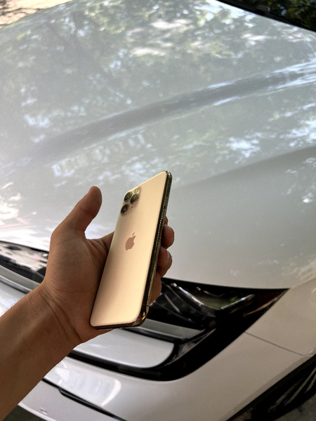 Iphone 11 pro gold