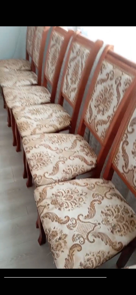 Стол со стульями