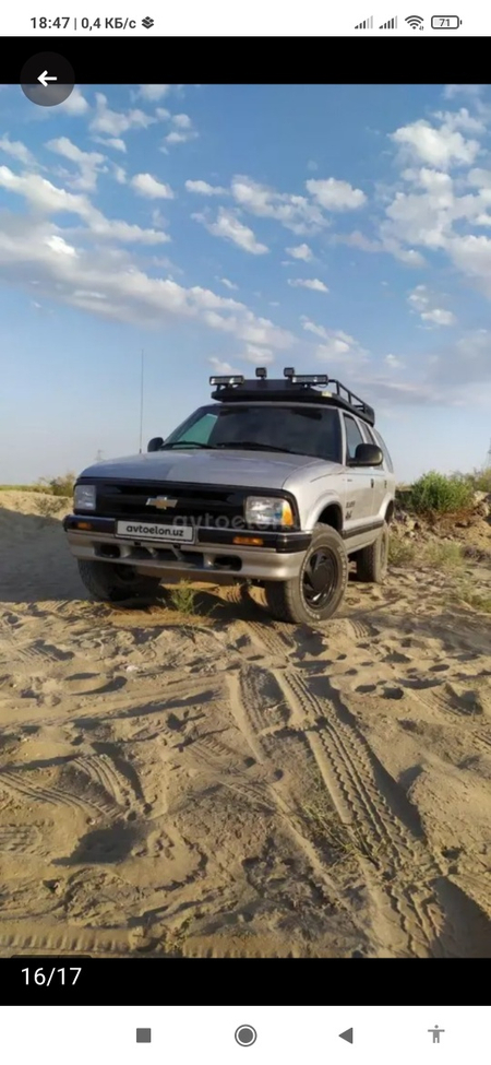 CHEVROLET BLAZER продается внедорожник
