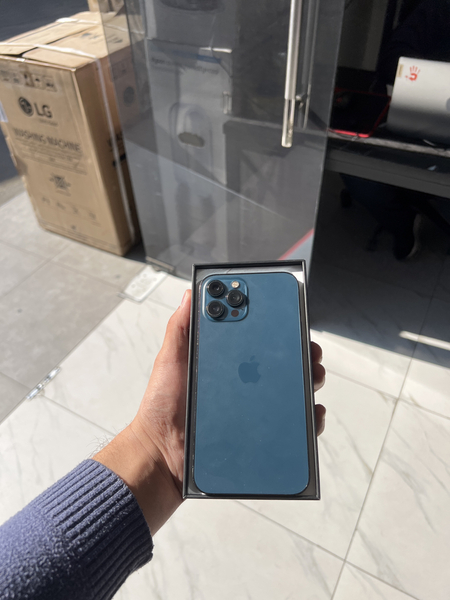Telefon Iphone 12 pro max ideal