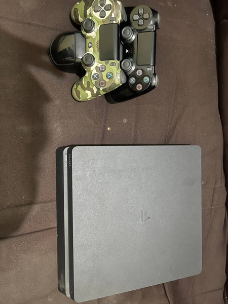 Ps4 slim sotiladi 230$
