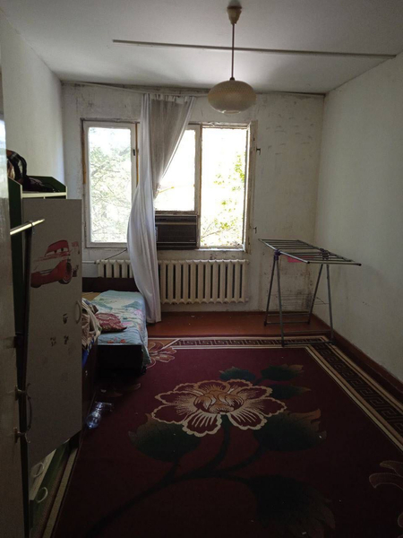 Diqqat chilonzor 12 kv dan 2 xonali uy sotiladi