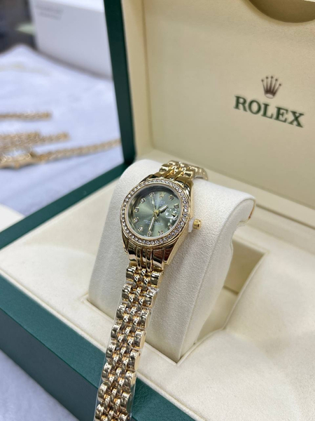 Rolex qo'l soati, sifati a'lo darajada va rangi o'zgarmaydi