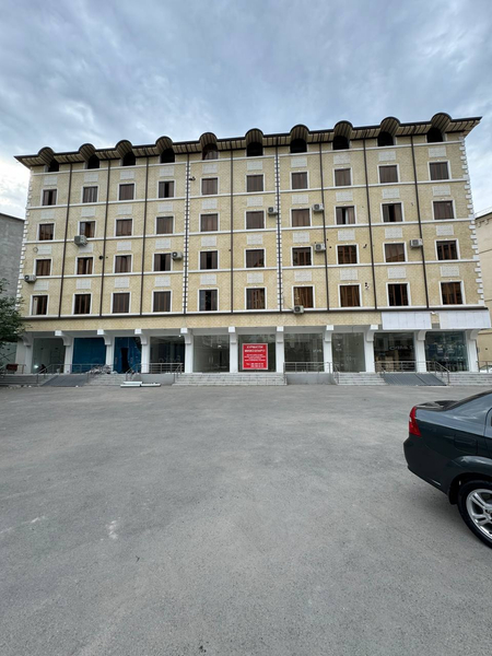 6 qavatli uyning 1 etaji