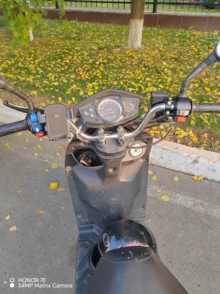 Minyon skuter sotiladi xolati ideal 1000$