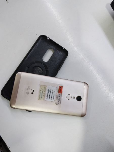 Redmi telefon ishlashi yaxshi