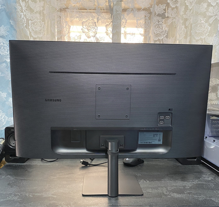 Монитор SAMSUNG 32 4K