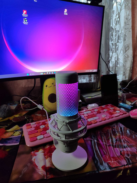 Продаётся микрофон Hyper X Quadcast S white edition