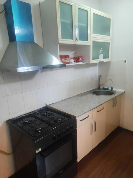 Navastroyka SERGELI 5a 7etaj 3xonali lux hamma sharoitlari bn oilaga