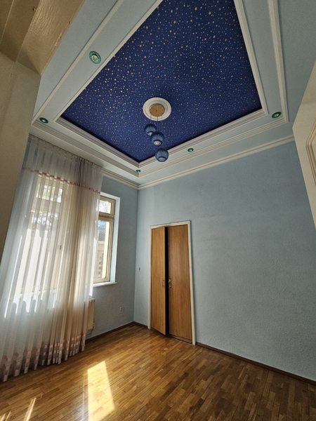 Sdaetsya uchastok pod ofis, detskiy sad. Vse usloviy est. 1 liniya
