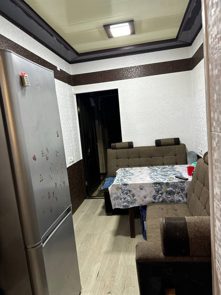 .Продам 3комнатную 3этаж евроремонт 70м2+ с мебелью техникой ГоснитиЗа