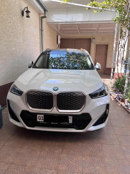 BMW ix1 E Drive 25L 2024 год