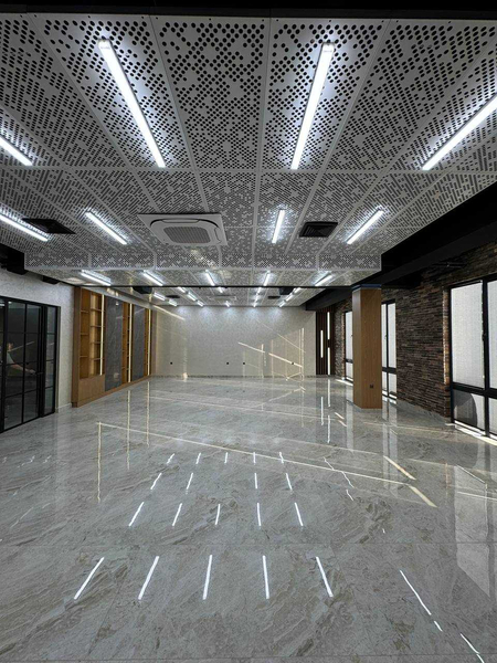 Сдается в аренду 700м2 Яккасарайский район 
Ор-р БмВ мойка
