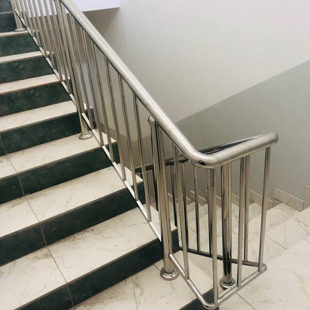 Перила из нержавейки установка качествыный