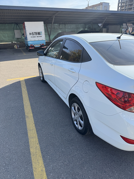 Hyundai accent 2011 avtomat
