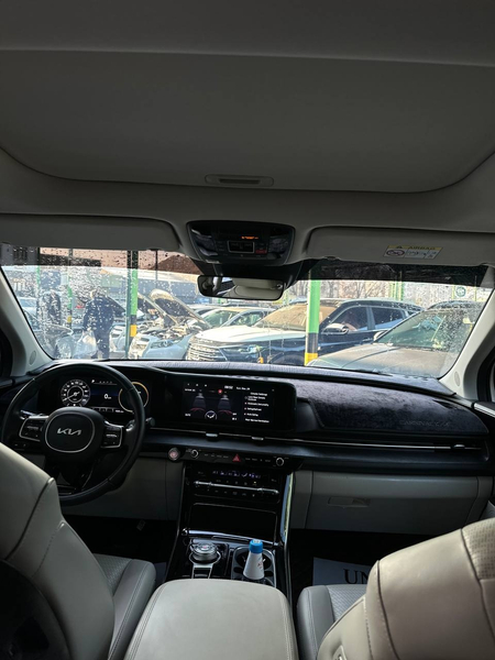 Kia Carnival full koreyskiy 2023yil