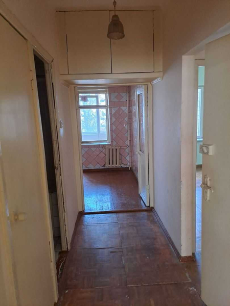 Продается квартиры 2/2/5 на Юнусабадском районе 18 й кв (J2204)