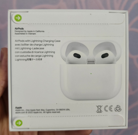 Airpods 3 (third generation lightning case)