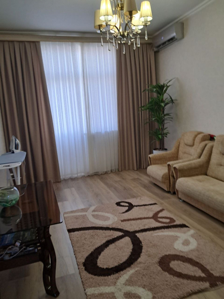 Якксарой Golden House Parisien