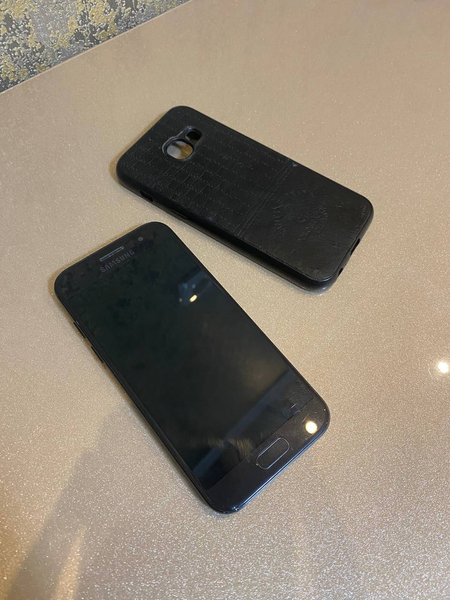 Samsung Galaxy A3 sotiladi