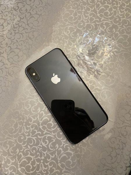 Iphone xs black colour