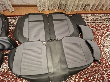 Продаётся  накидка  чихол  для авто б/у demeite