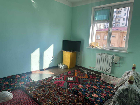 Мотрид 5 қаватда 2 хонаси уй сотилади