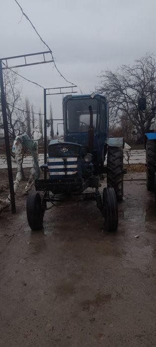 28 trakor sotiladi