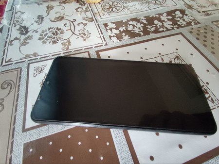 galaxy a12 32gb ойнаси синган