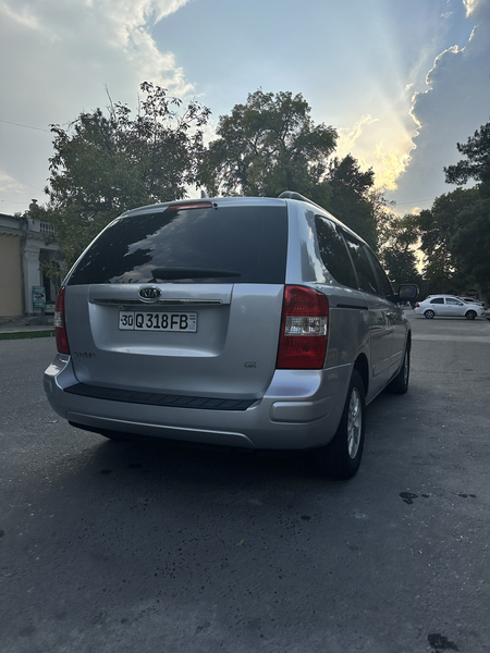 Продается KIA Carnival