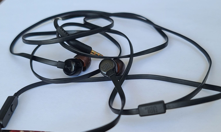 JBL T110 наушник сотилади