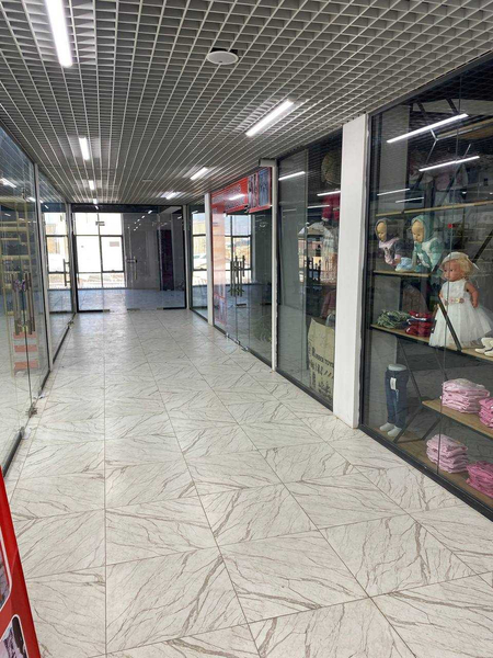 СРОЧНО продаётся магазины в ТРЦ EVROPLAZA от 22 кв.м цена 1300 за кв.м
